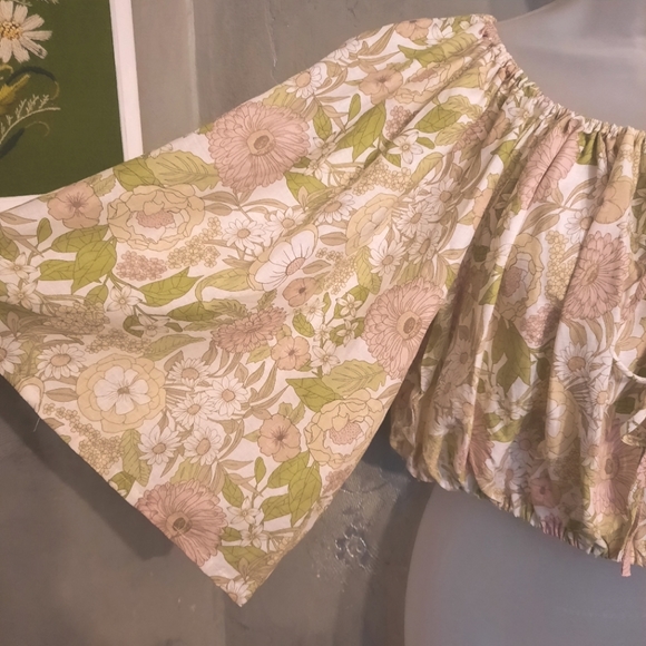 Rachel Zoe | Tops | Rachel Zoe Linen Blend Floral Bell Sleeve Cropped ...